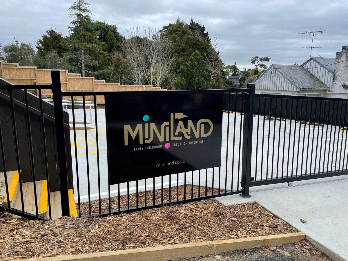 Miniland - Signwriting.co.nz